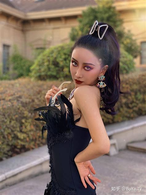 盘点2022影视歌三栖全才明星艺人邹晶晶的一组生活时尚写真 知乎