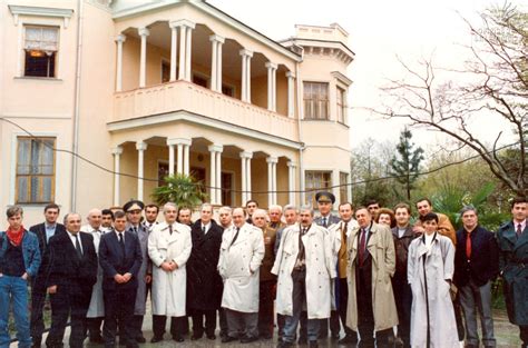 Iverieli ჯაბა იოსელიანი მთავრობის წევრებთან ერთად