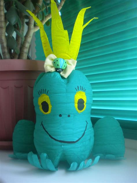 Поделки из пластиковых бутылок 83 фото легкие мастер классы по созданию изделий для дачи