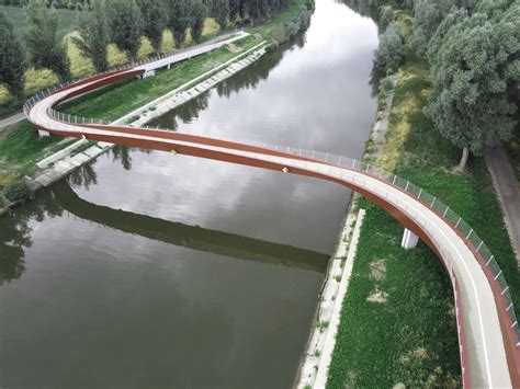 Gallery Of Elevating Urban Connectivity The Spirit Of Pedestrian Bridges In Cities 5