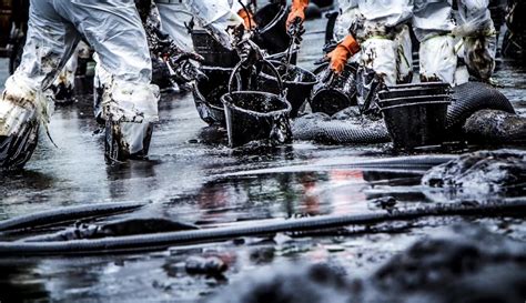 Christyhovercraft An Effective Solution For The Oil Spill Response