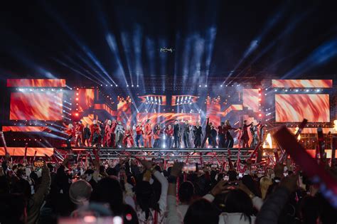 Concert Anh Trai V T Ng N Ch Ng Gai Anh Trai C I O Gi A Th I Ti T H Nh Ng Ch Ng