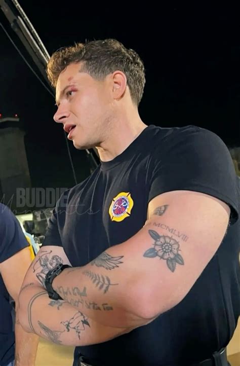 Oliver Stark Tattoo Tv Shows Just Beautiful Men Hottest Guy Ever