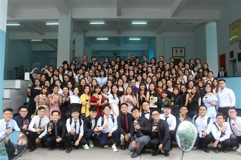 Sinh viên Khoa Quan Hệ Quốc Tế Năng động sáng tạo trong học tập và nghiên cứu khoa học HUFLIT