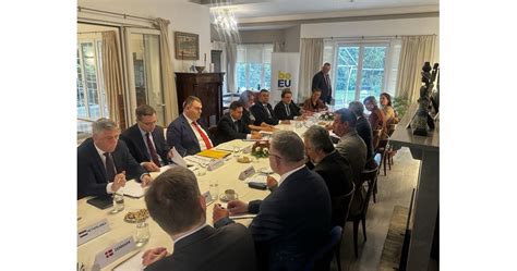 Посланиците на страните членки на ЕС се срещнаха с делегация на ДПС водена от Делян Пеевски