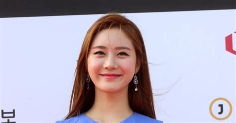 공식 한그루 결혼 7년만 합의 이혼 쌍둥이 양육권은 가져와
