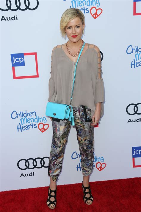 Kathleen Robertsons Feet