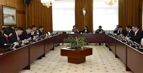 Vip76 Mn Ирэх оны төсвийн тухай хуулийн төслийн хоёр дахь хэлэлцүүлгийг хийлээ