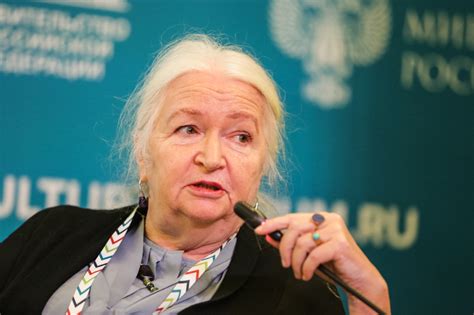 Мы попали вообще в другой мир Он текучий прозрачный нестабильный сверхбыстрый гибридный В