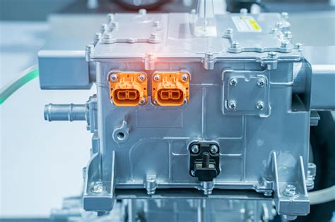 에코 자동차 엔진 자동차 부품 개념의 전기 시스템에 설치된 배터리 및 전선 개념에 대한 스톡 사진 및 기타 이미지 개념