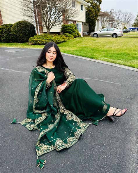 Zohra Umer Ali Qureshis Feet