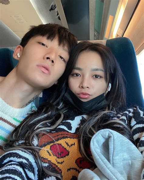 구래커플 [cure Couple] 뱅뱅뱅🚂🖤 구래커플 여수 여행 Couple Instagram