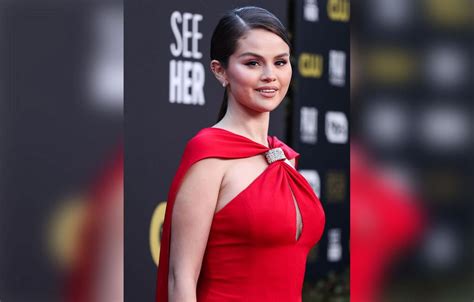 Selena Gomez Says She S Single After Drew Taggart Romance Rumors