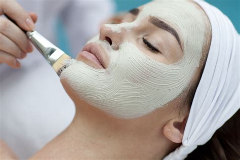 Facials That Take 30 Minutes Or Less Exfoliators Skin Care The