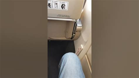 다리를 쭉펴는 기쁨의 행운도 만끽하고~ 팁 저가항공 타기전 물과 간식준비하기 Youtube