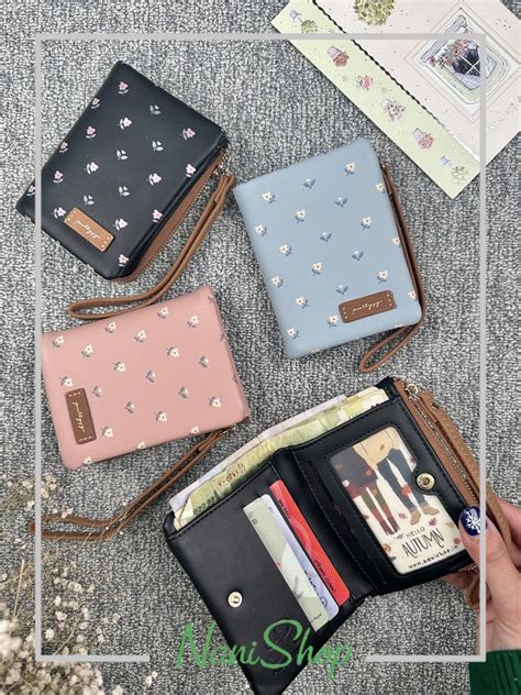 کیف پول چرم طرح گل ریز