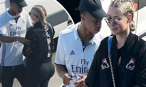 Iggy Azalea With Rumoured Beau Ljay Currie At Cabo Airport Daily Mail