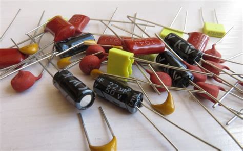 Surface Mount Smd Or Through Hole What Should You Use To Build Your Diy Effects Pedals