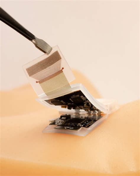 Engineers Develop The First Fully Integrated Wearable Ultrasound System For Deep Tissue Monitoring