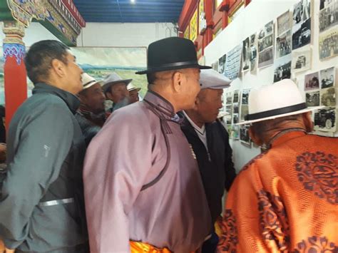 Сайхан зураг байна Саятан Арын сайхан хангай