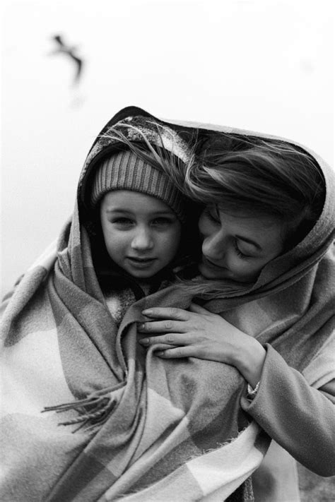 Мама и сын в 2024 г Пляжные семейные фотографии Фотосессия Семейные фотосессии