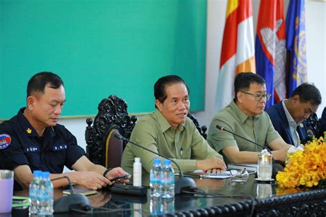 លោក ឃួង ស្រេង ជំរុញឱ្យមន្ត្រីនិងកងកម្លាំងក្រោមឱវាទ