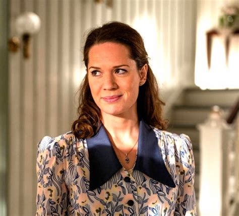 Se Det Rørende Foto Da Dronning Margrethe Gav Niårige Amalie Dollerup