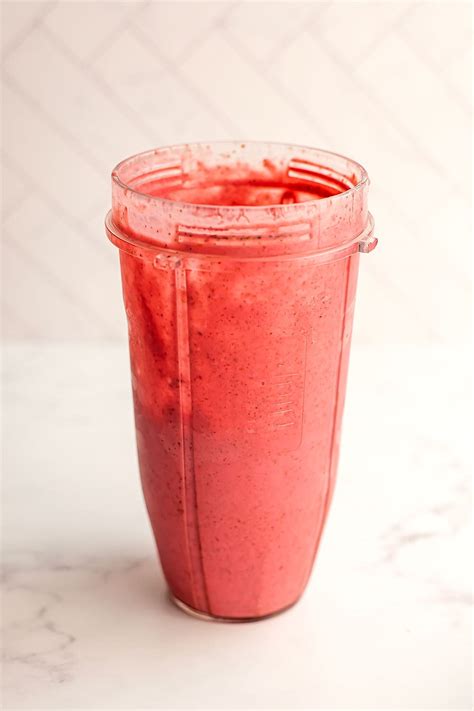 Creamy Raspberry Peach Smoothie With Yogurt