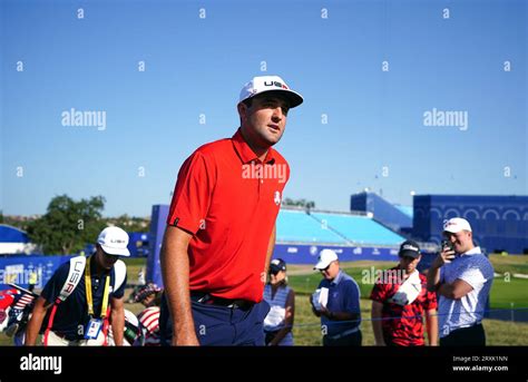 Usas Scottie Scheffler On The 10th During A Practice Round At The Marco Simone Golf And
