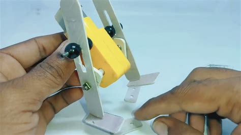 How To Make Walking Robot At Home Diy Walking Robot Youtube