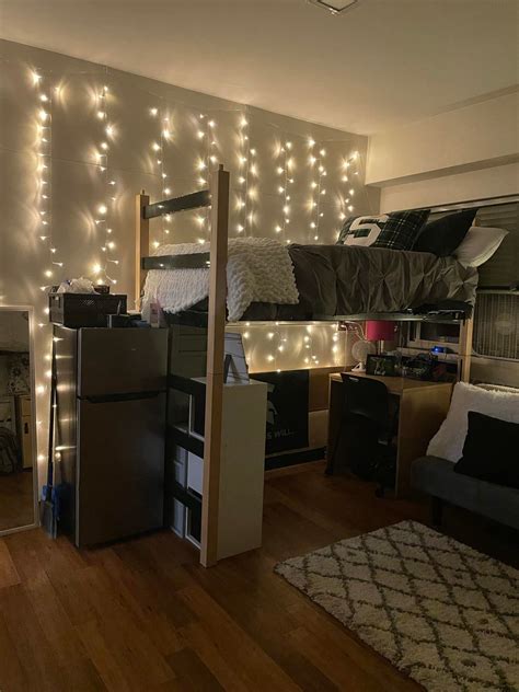 Cozy College Dorm Room Decor