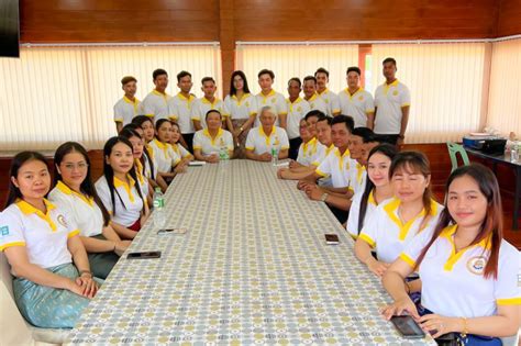 ឧកញ៉ា តែ តាំងប៉ និងឧកញ៉ា ស៊ីន ឃីម រៀបចំពិធីជួបជុំ ពិសារអាហារសាមគ្គីជាមួយសមាជិក