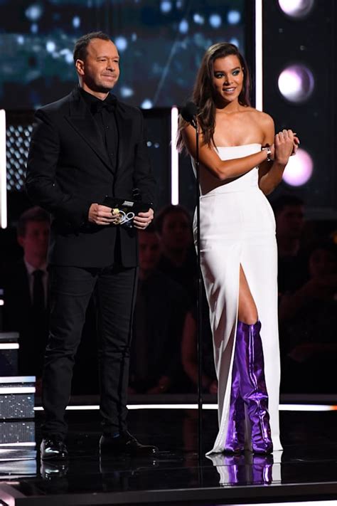 Hailee Steinfeld Stuns In Never Before Seen Backstage Photos At Nfl Honors