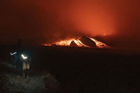 危地马拉帕卡亚火山持续喷发 新华社