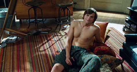 Auscaps Ashton Kutcher Shirtless In What Happens In Vegas