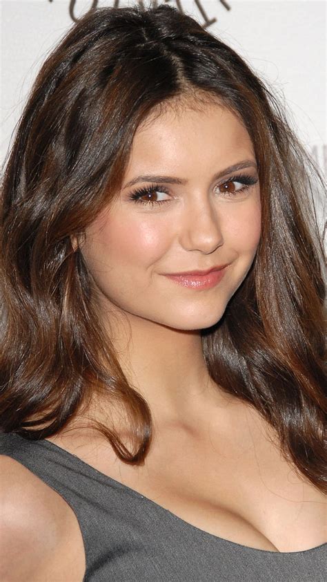 Nina Dobrev Vampire Diaries Wallpaper