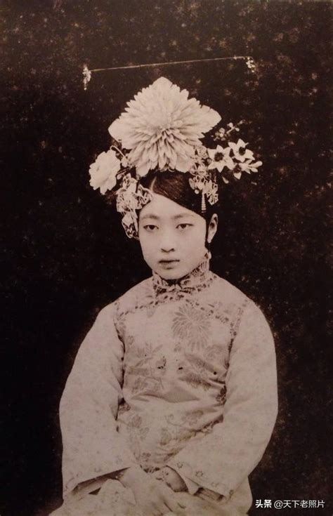 美丽而凄苦的末代皇后婉容 由少女到中年生平照片集 天下老照片网
