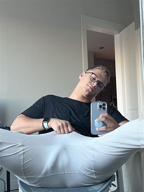 Sweatpants Season Is The Best Season R Cockoutline