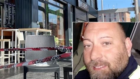 Ferrara Vuole Bruciare Il Bar Per Vendicare Il Figlio Muore Accoltellato