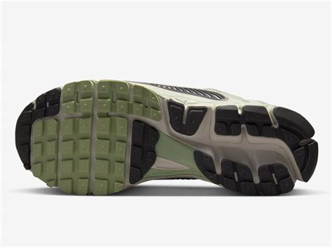 업데이트 나이키 줌 보메로 5 코블스톤 국내 출시 일정 공개 슈프라이즈 컬처