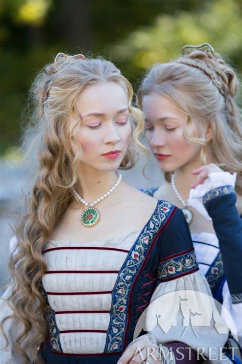Pin De Barbie Girl En Референсы люди Vestidos Renacentistas