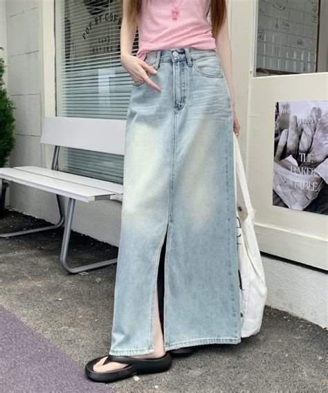 포앤바이앤 롱 데님 스커트 하이웨스트 워싱 A라인 연청 슬릿 앞트임 디스트레스드 긴치마 맥시 청치마 힙한 트렌디 캐주얼룩