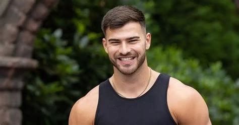 hollyoaks star owen warner is already bookies favourite to win i m a