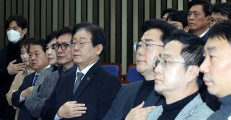 민주 “서부지법 사태 ‘폭동 규정…2차 내란 현실화”