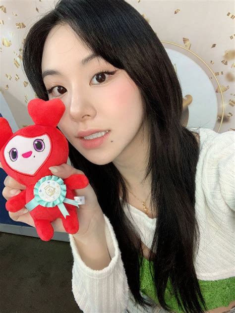 Pin De ⁷⁹ Em Twice Chaeyoung Twice Integrantes De Twice Twice Chaeyoung