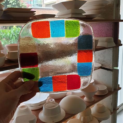 쿠 지 작 업 실 유리를 자르는 칼에는 오일이 필요한데요~ 저는 전문적인 오일 대신 베이비오일을 사용해요~ ㆍ ㆍ ㆍ ㆍ 쿠지작업실에서는 전기가마 를 이용한