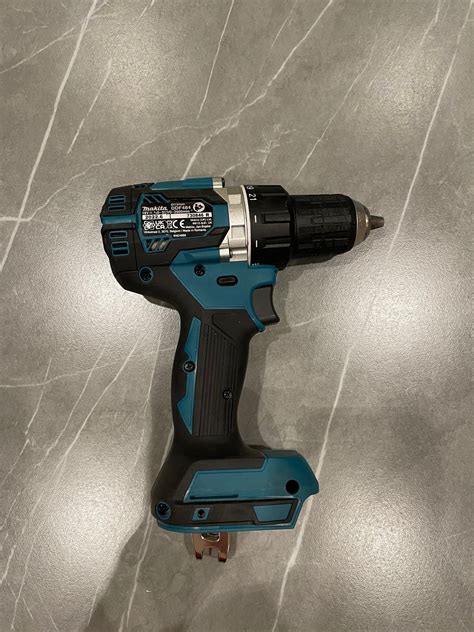 Se produkter som liknar Makita Skruvdragare DDF484 på Tradera (587413265)
