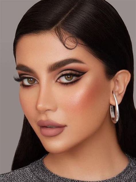 Pin By Lexieprikhod On Makeup Eye Makeup Arabian Makeup Makeup