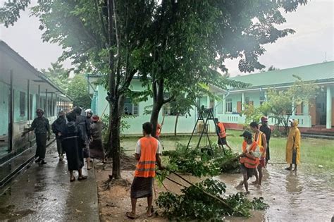 အခြေခံပညာကျောင်းများနှင့် မြို့နယ်ပြည်သူ့ဆေးရုံများ၌ စုပေါင်းသန့်ရှင်းရေးဆောင်ရွက် Ministry Of