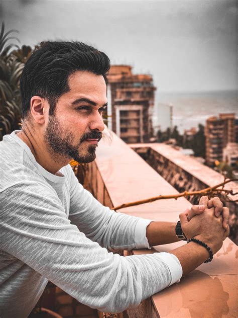 Download Imran Hashmi Balcony Wallpaper